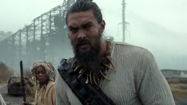 Le t-shirt à manches longues de Baba Voss (Jason Momoa) dans See ...