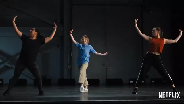Outfits of Work It: Sabrina Carpenter wears beige pants to play Quinn ...