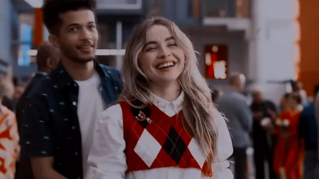 Outfits of Work It Movie: Quinn Ackerman (Sabrina Carpenter) wears V ...