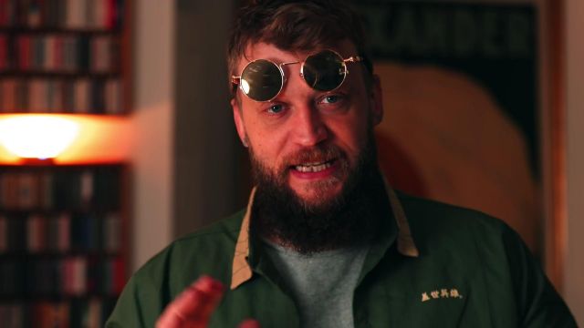 Green shirt with yellow pockets of Chris Ramsay in The Missing Pinkie ...