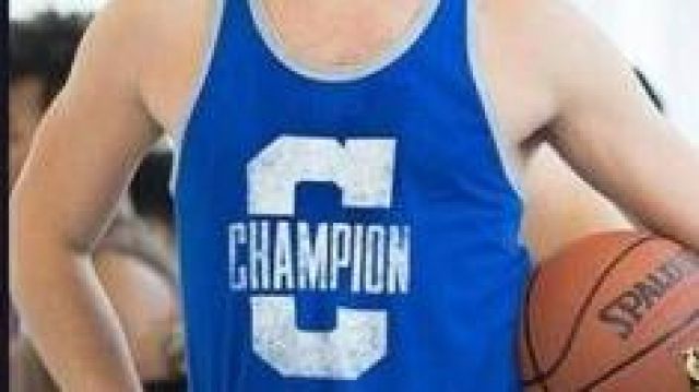 Blue Champion top of Elijah Krantz (Andrew Rannells) in Girls (S06E05 ...