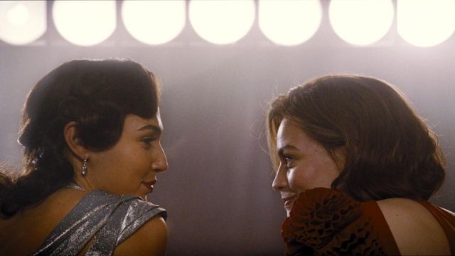 Earrings worn by Linnet Ridgeway Doyle (Gal Gadot) as seen in Death on ...