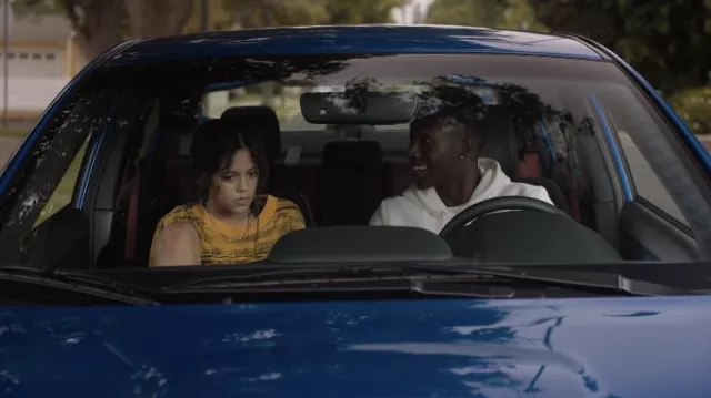 Yellow Tee worn by Vada Cavell (Jenna Ortega) as seen in The Fallout ...