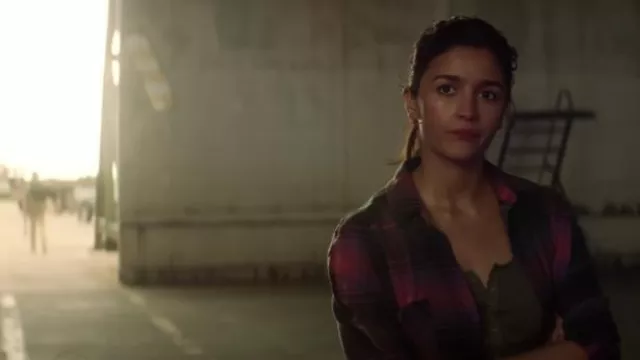 Plaid Flannel Shirt worn by Keya Dhawan (Alia Bhatt) as seen in Heart ...