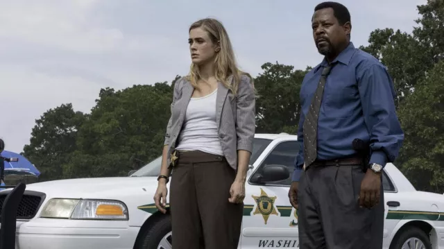 Watch worn by Jake Doyle (Martin Lawrence) as seen in Mindcage movie ...