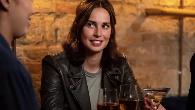 Black leather jacket worn by Special Agent Jamie Kellett (Heida Reed ...