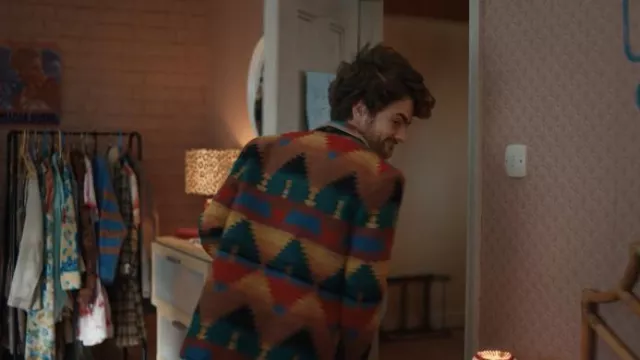 La veste colorée portée par Jizz Lord (Luke Rollason) dans la série ...