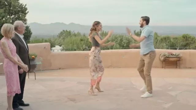 Floral print pants worn by Elaine (Shailene Woodley) as seen in Robots ...