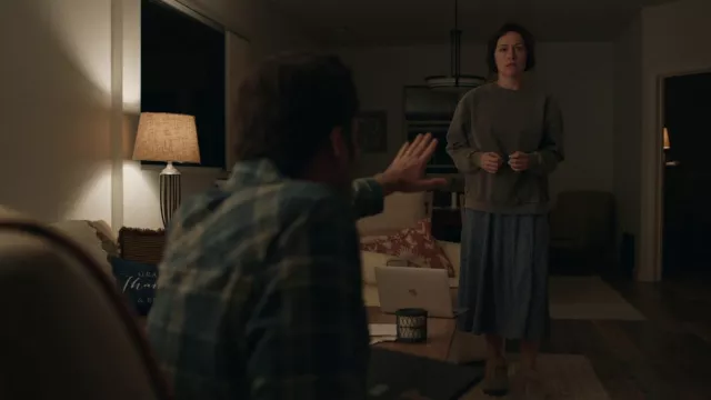 Skirt worn by Sally Reed (Sarah Goldberg) as seen in Barry TV series ...