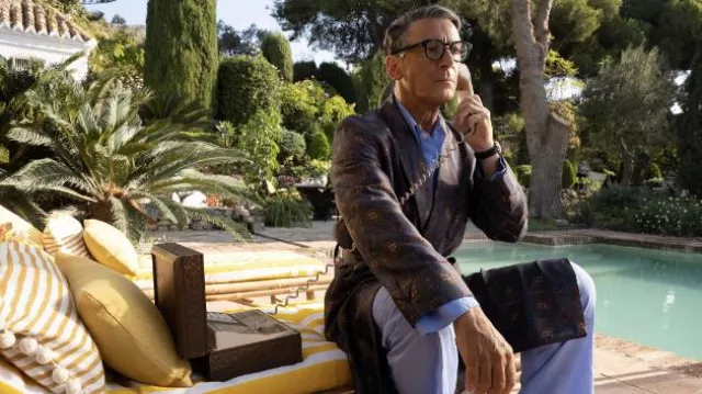 Robe de chambre imprimée portée par Cary Grant (Jason Isaacs) dans ...