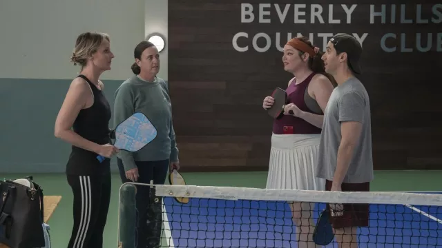 Hacks TV series: Helen Hunt is wearing Adidas Sports Leggings to ...