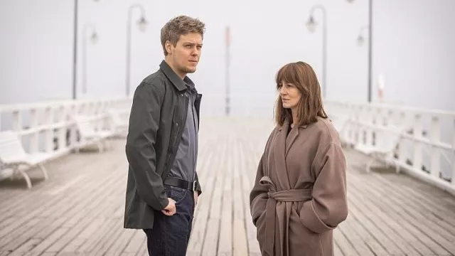 Colores del mal: Rojo de Netflix - Atuendos: Helena Bogucka (Maja ...