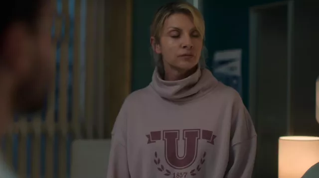 Respira looks: Patricia Segura (Najwa Nimri) wears a high-collared and ...