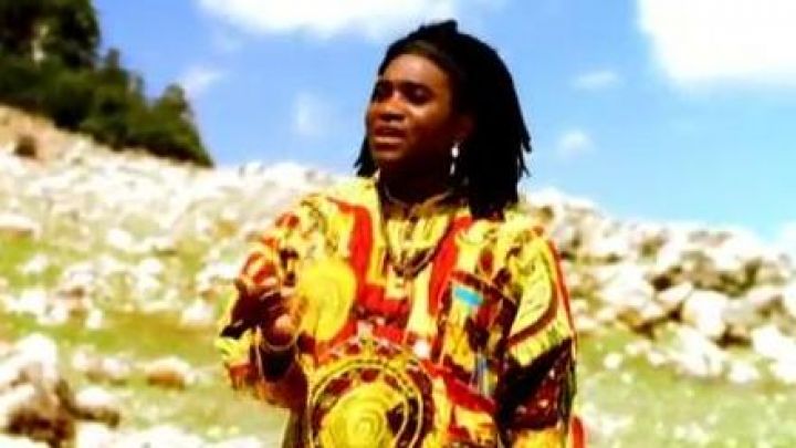 Wes - Alane (Clip officiel): Clothes, Outfits, Brands, Style and Looks ...