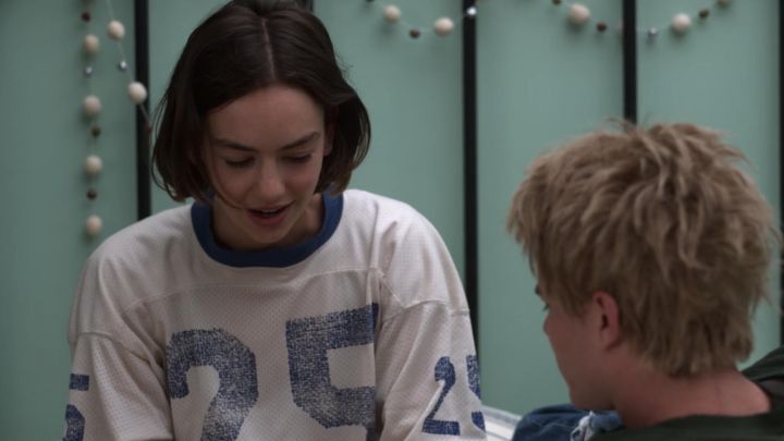 Casey Gardner (played by Brigette Lundy-Paine) outfits on Atypical
