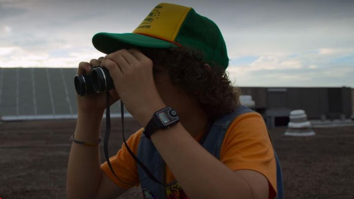 Dustin Henderson (played by Gaten Matarazzo) outfits on Stranger Things