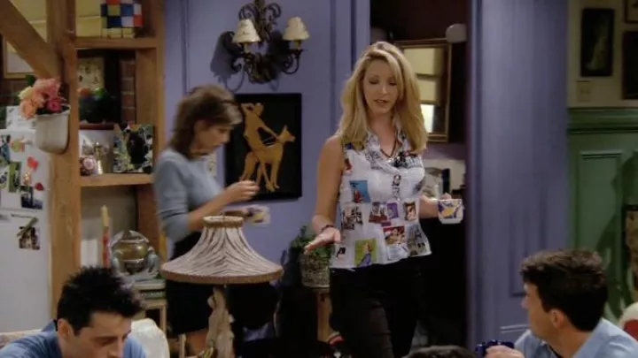 Phoebe Buffay (played by Lisa Kudrow) outfits on Friends