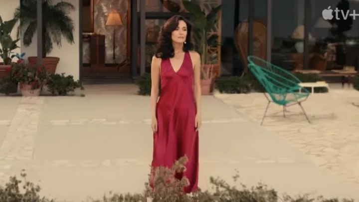 Sheila Rubin (played by Rose Byrne) outfits on Physical